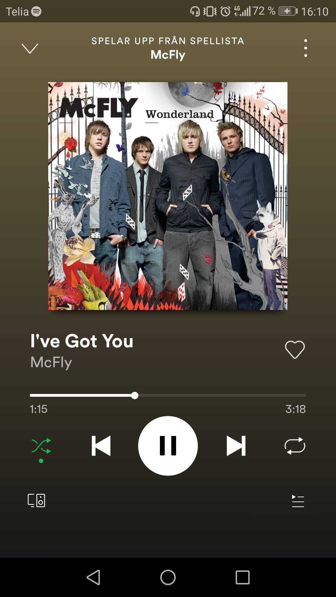 Harry's wearing a hoodie under his suit jacket?? | Scrolller