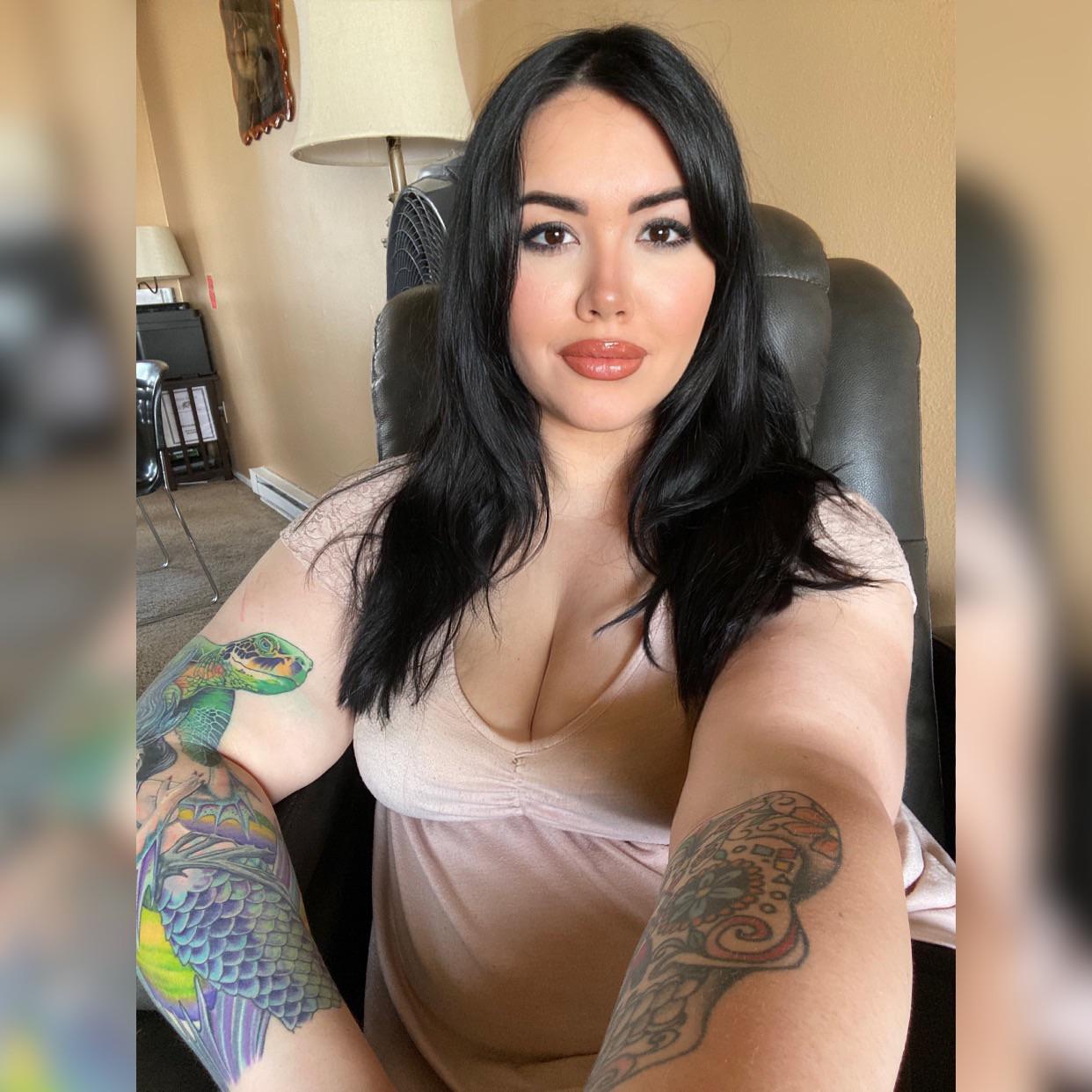 Have a good week 🖤 | Scrolller