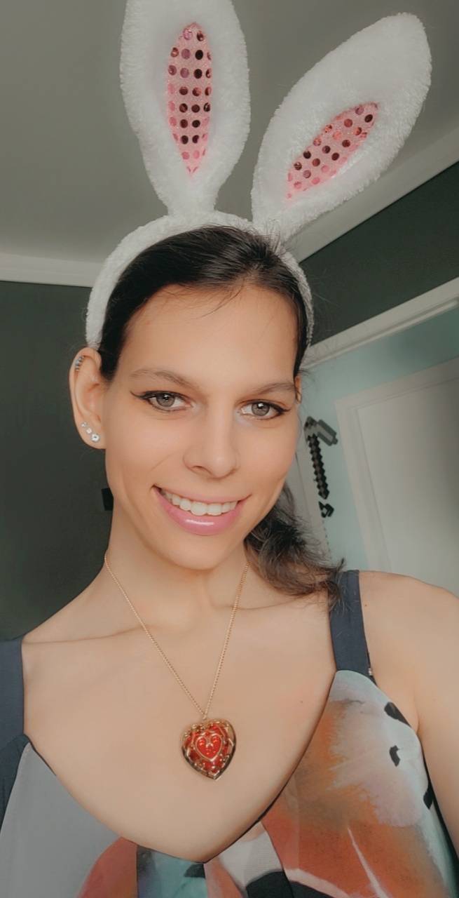 Hoppy easter weekend! Who wants to fill this bunny with creme? | Scrolller