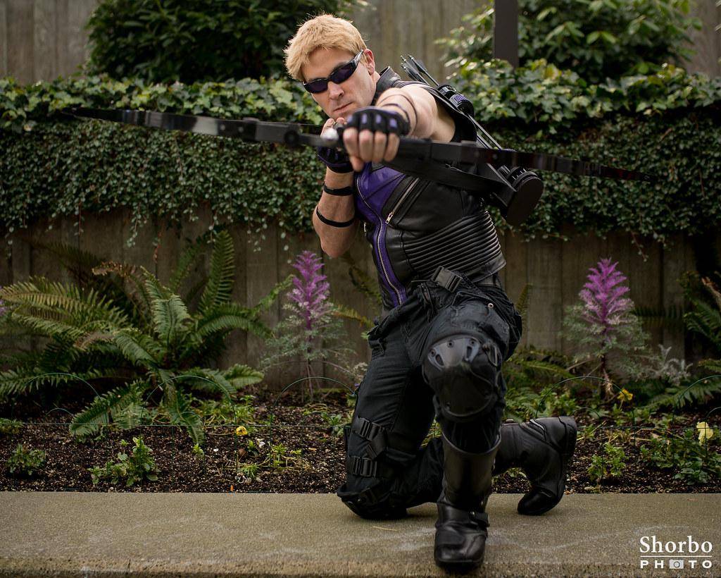 Hawkeye cosplay ideas? I want to look like this | Scrolller