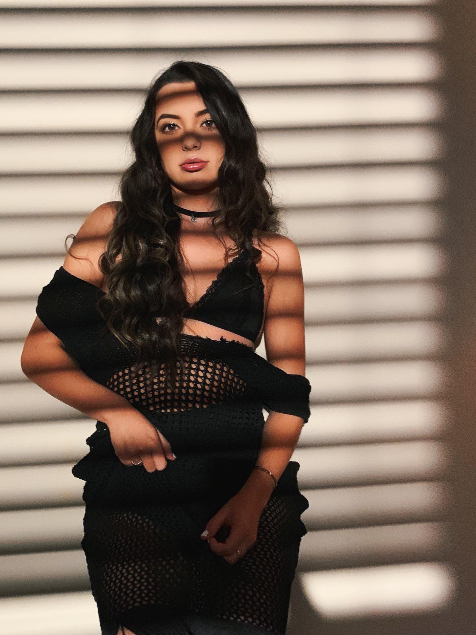 He called her Veronica | Scrolller