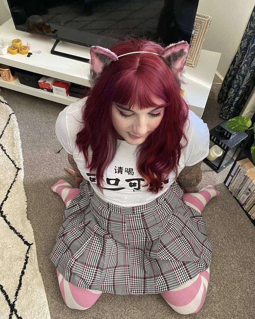 Head pats please? 🥺 | Scrolller