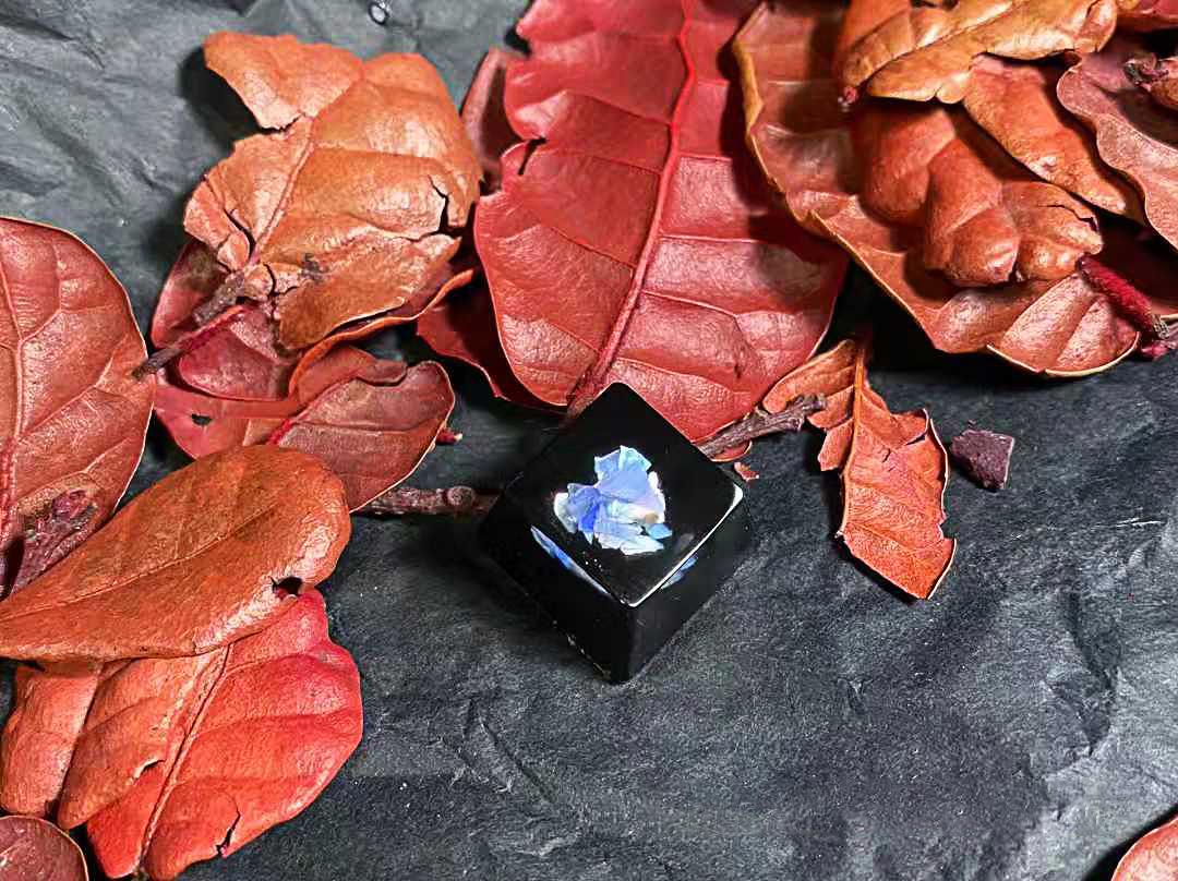 heart artisan keycap | Scrolller