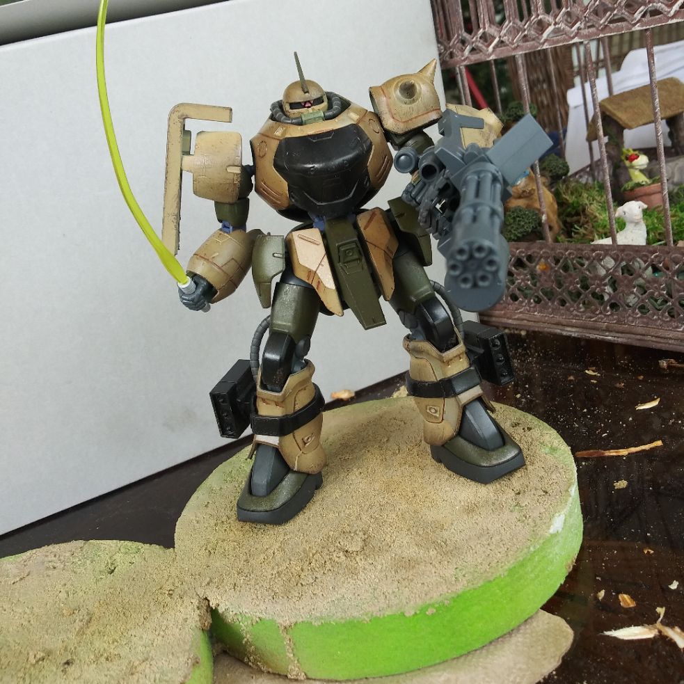 Heavy Desert Zaku III | Scrolller