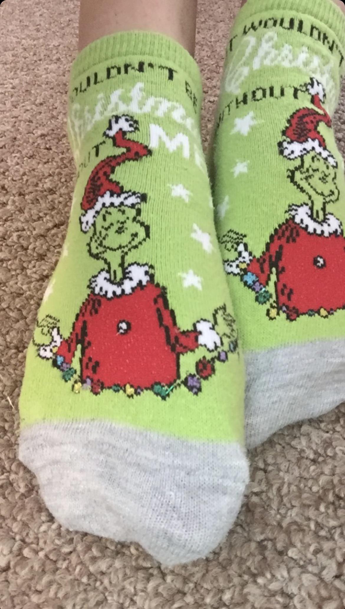Hehe I love the grinch 🙈🙈 | Scrolller