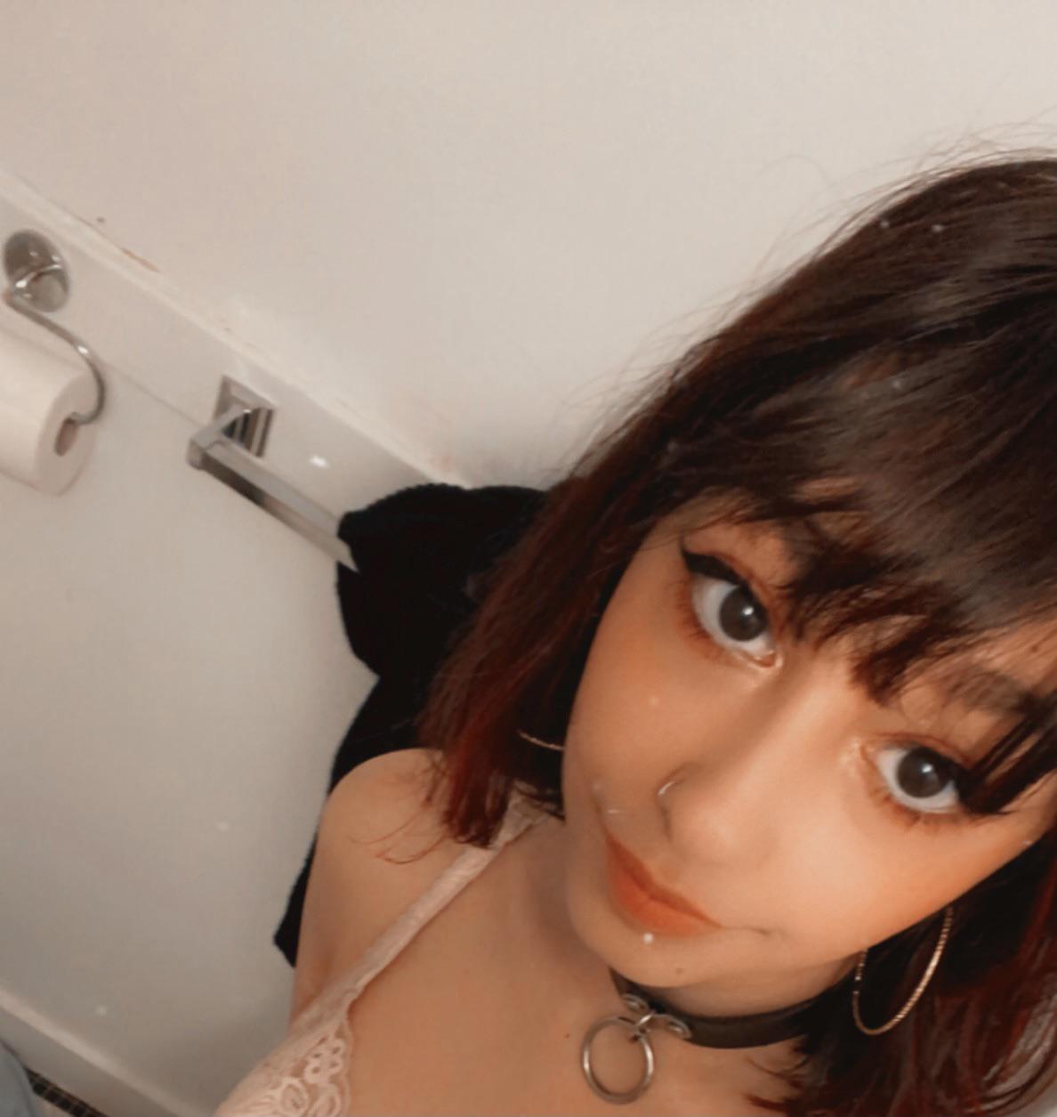 Hello [17] | Scrolller