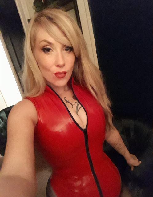 Hello, another warm photo for another cold night. Hurry up spring…. | Scrolller