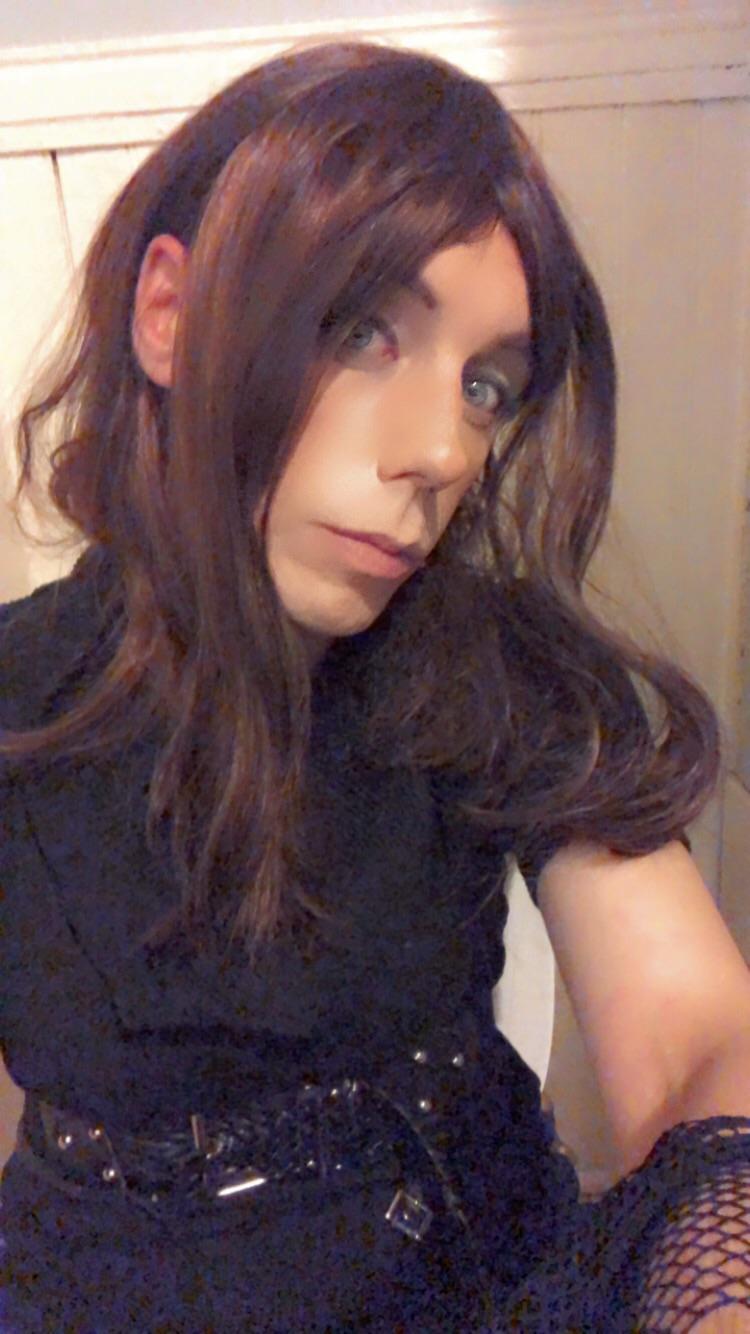 Hello boys 👸 | Scrolller