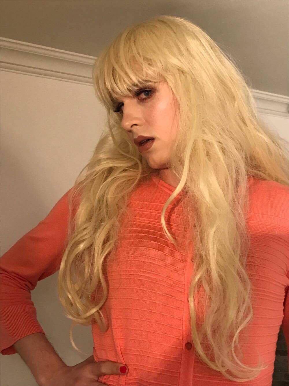 Is my face fuckable? 💁🏼‍♀️ | Scrolller