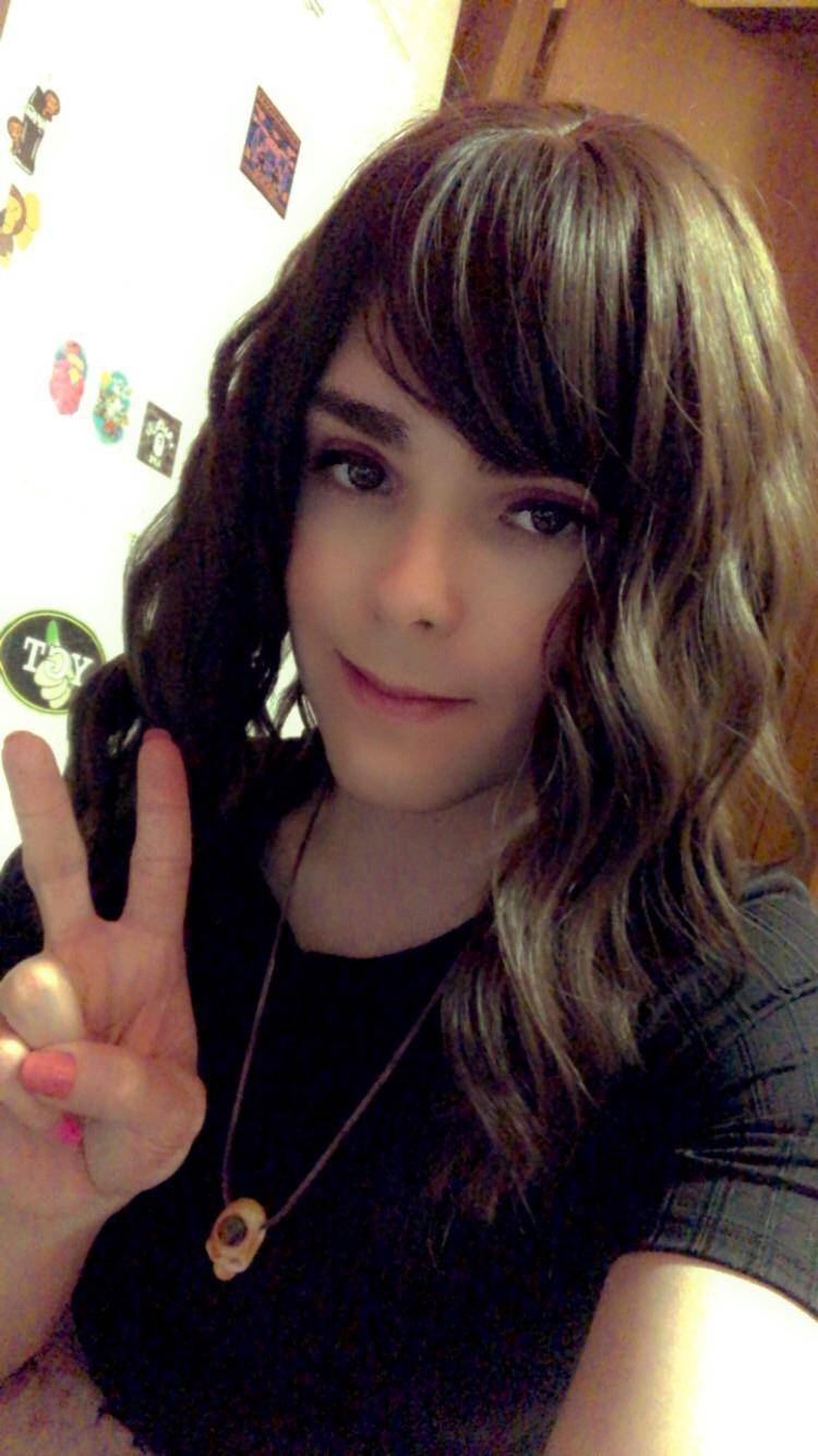 Hello friends | Scrolller