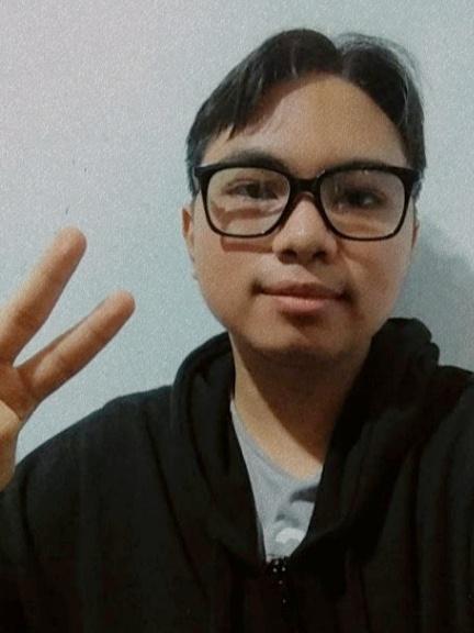 hello, im planning to do a face reveal to my online friend.. how do I look here? | Scrolller