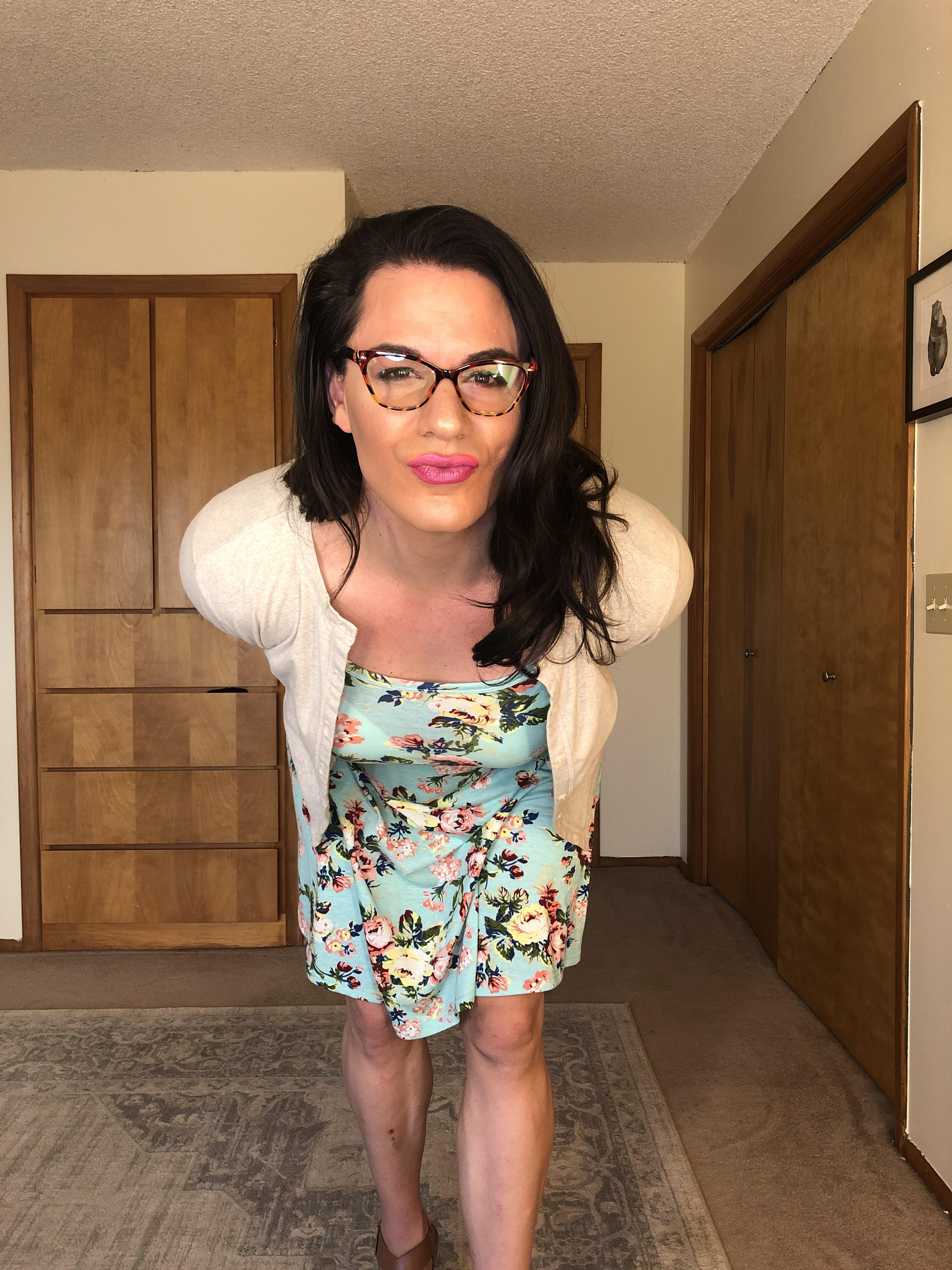 Hello springtime! 💋 | Scrolller