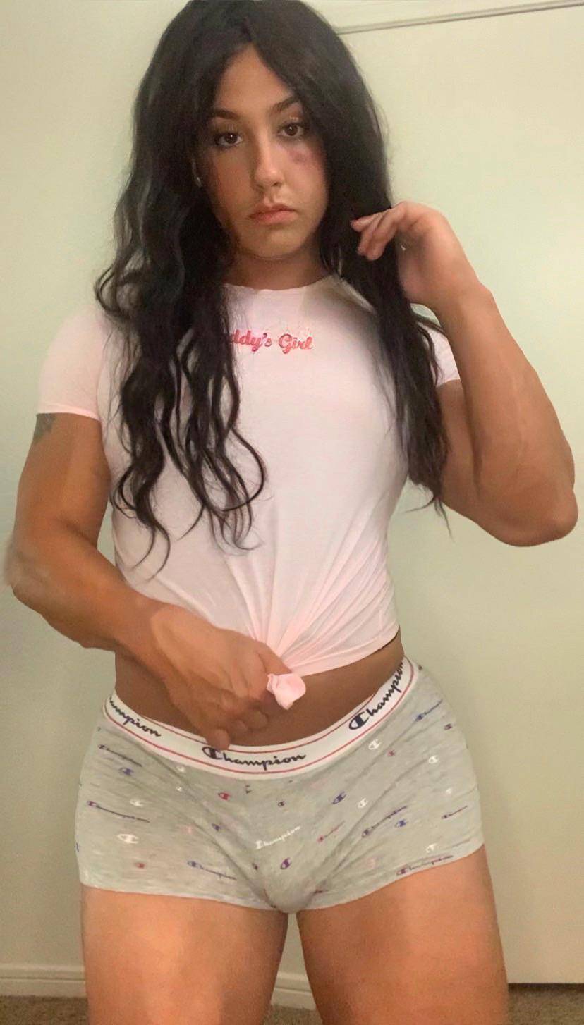 Hello, to the 5 people that see this on their feed | Scrolller