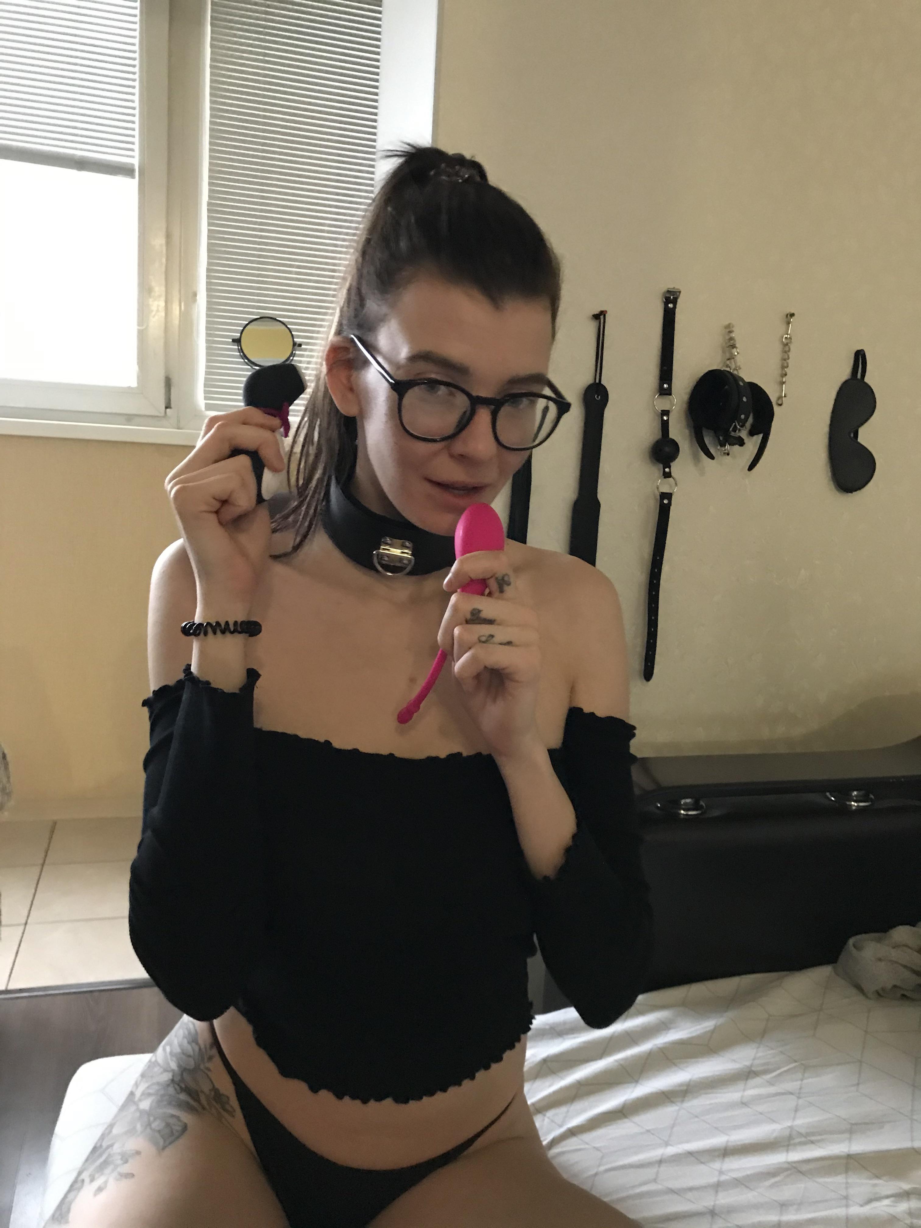 Hello? Why are you calling? I'm busy, I'm jerking off!))))) | Scrolller