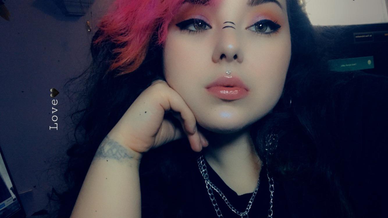 Helloooo | Scrolller