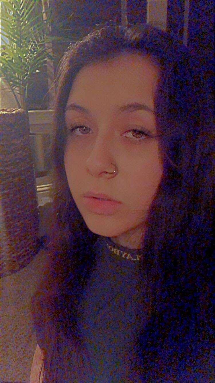 Helloooo everyone :) | Scrolller