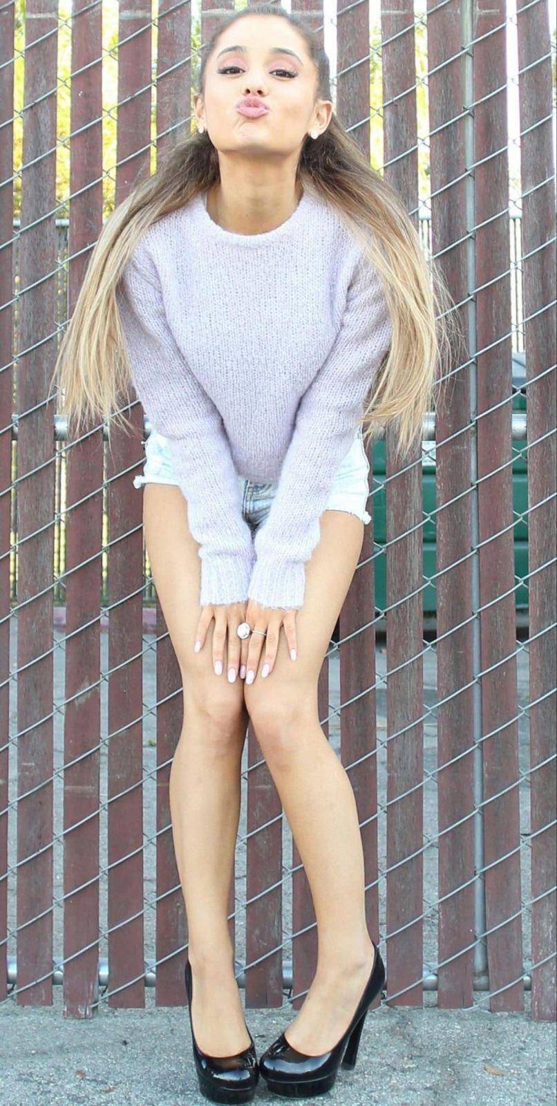 Help edge me for Ariana | Scrolller