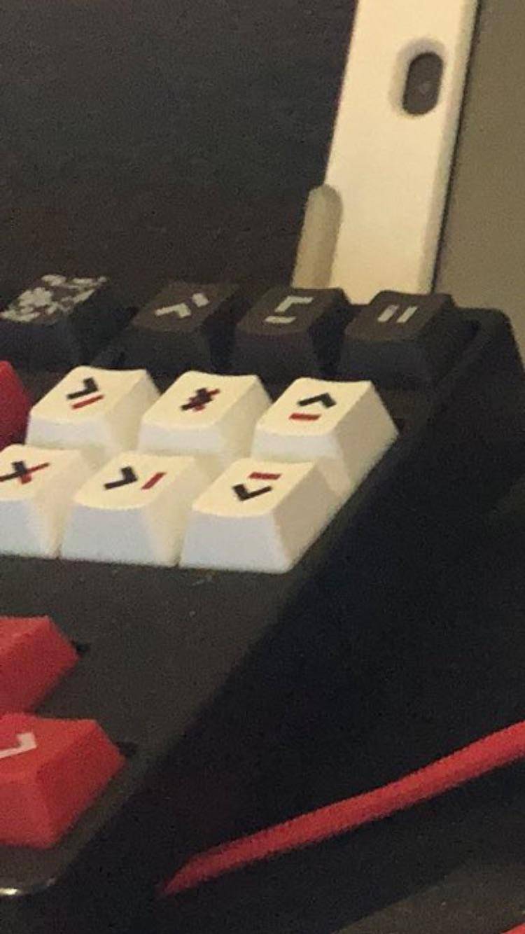 HELP ME FIND THESE KEYCAPS | Scrolller