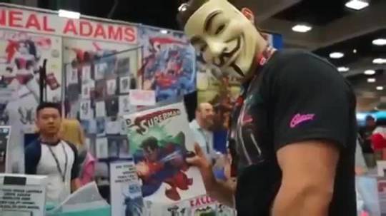 Henry Cavill surprising Will Smith at SDCC (x-post r/gifs) | Scrolller