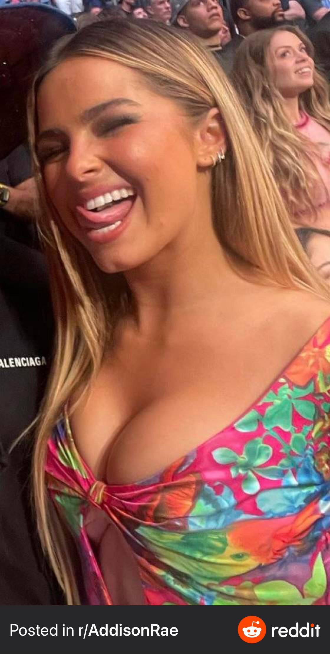 Her cleavage is top tier | Scrolller