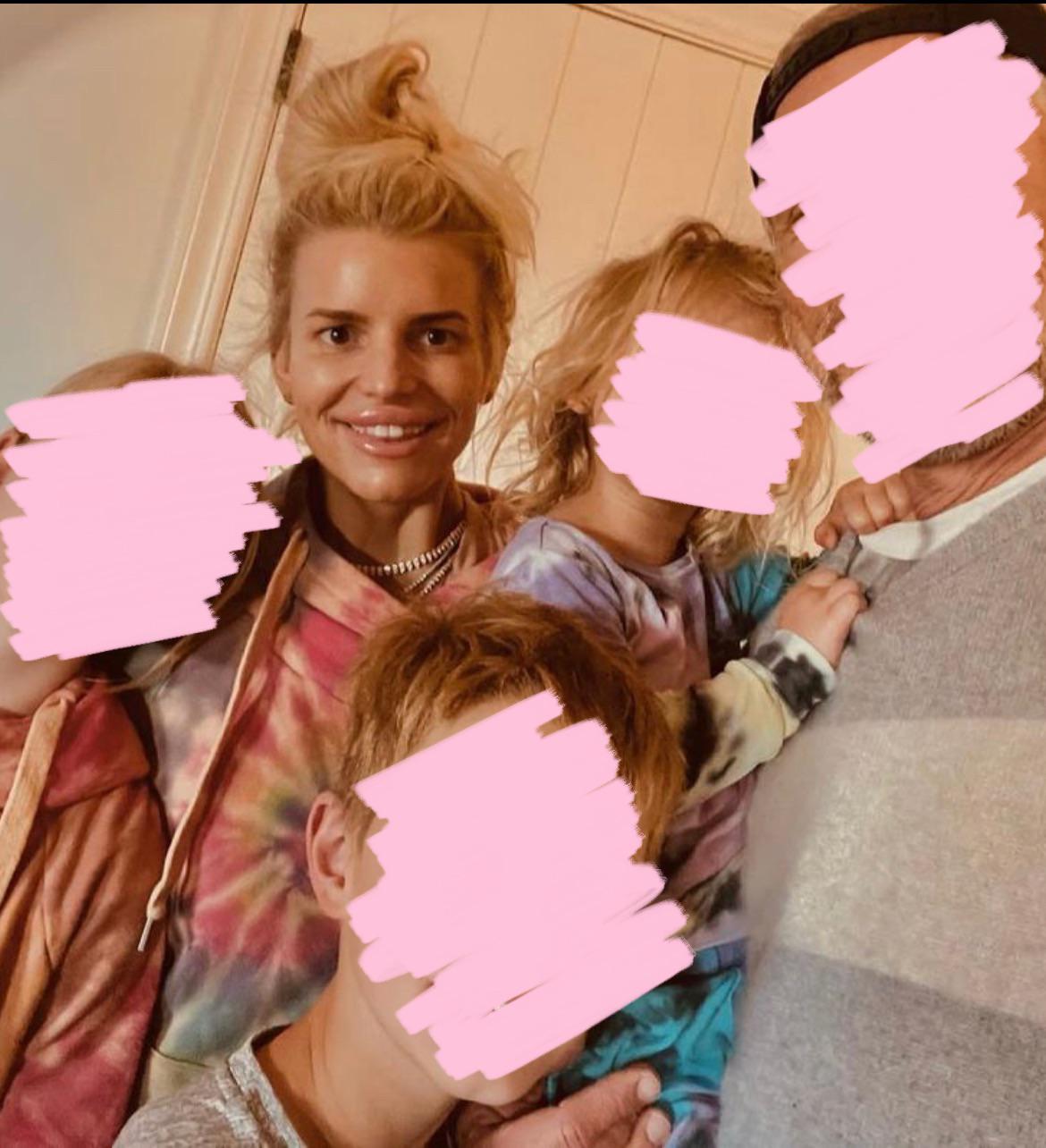 Her face is so tight and overfilled it truly looks painful. Why boo! | Scrolller