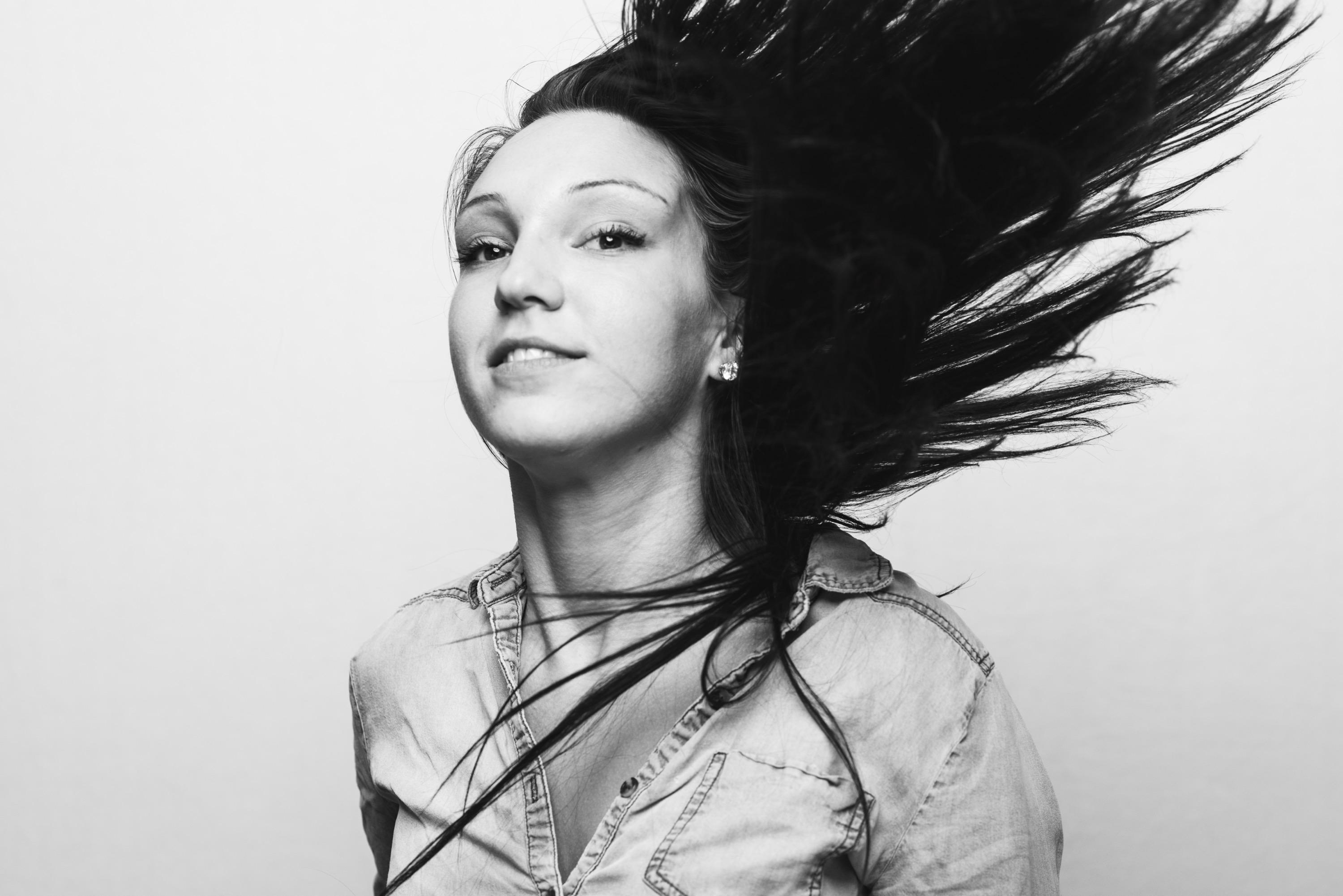 Her first photo shoot! | Scrolller