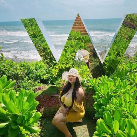 Her huge Melons | Scrolller