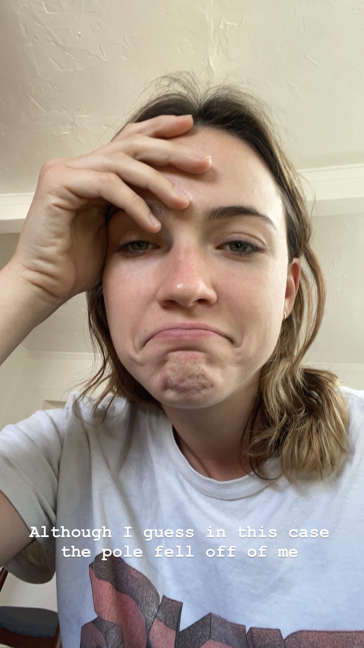 Her pole fell down :( | Scrolller