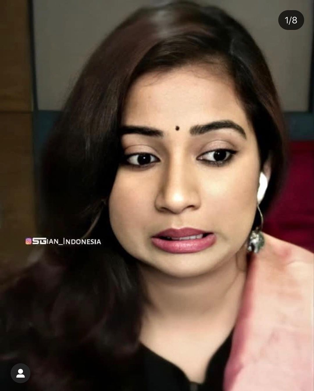 Her Reaction when someone rubbing Deek in her panty SHREYA GHOSHAL | Scrolller