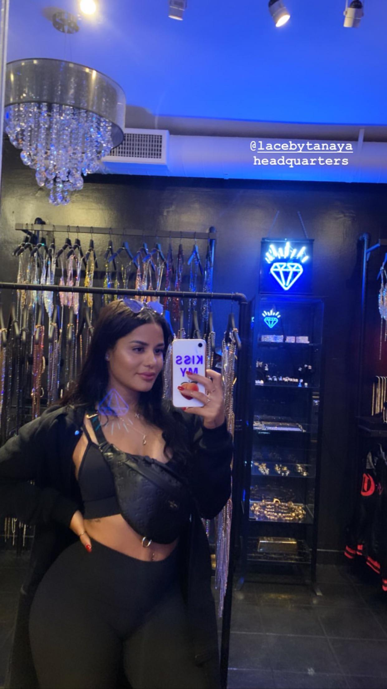 @ her sisters shop | Scrolller