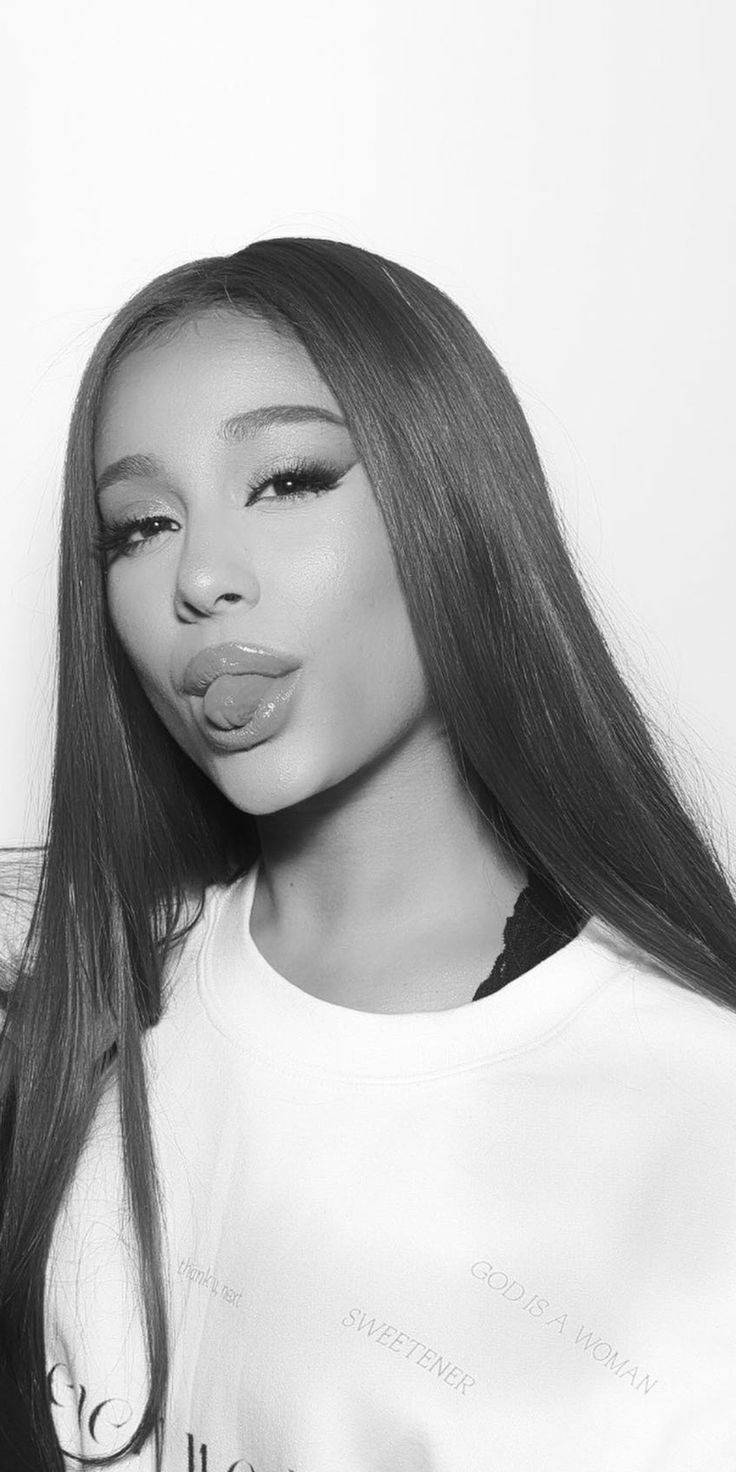 Her tongue is so attractive wtf she is perfect 🤩 | Scrolller