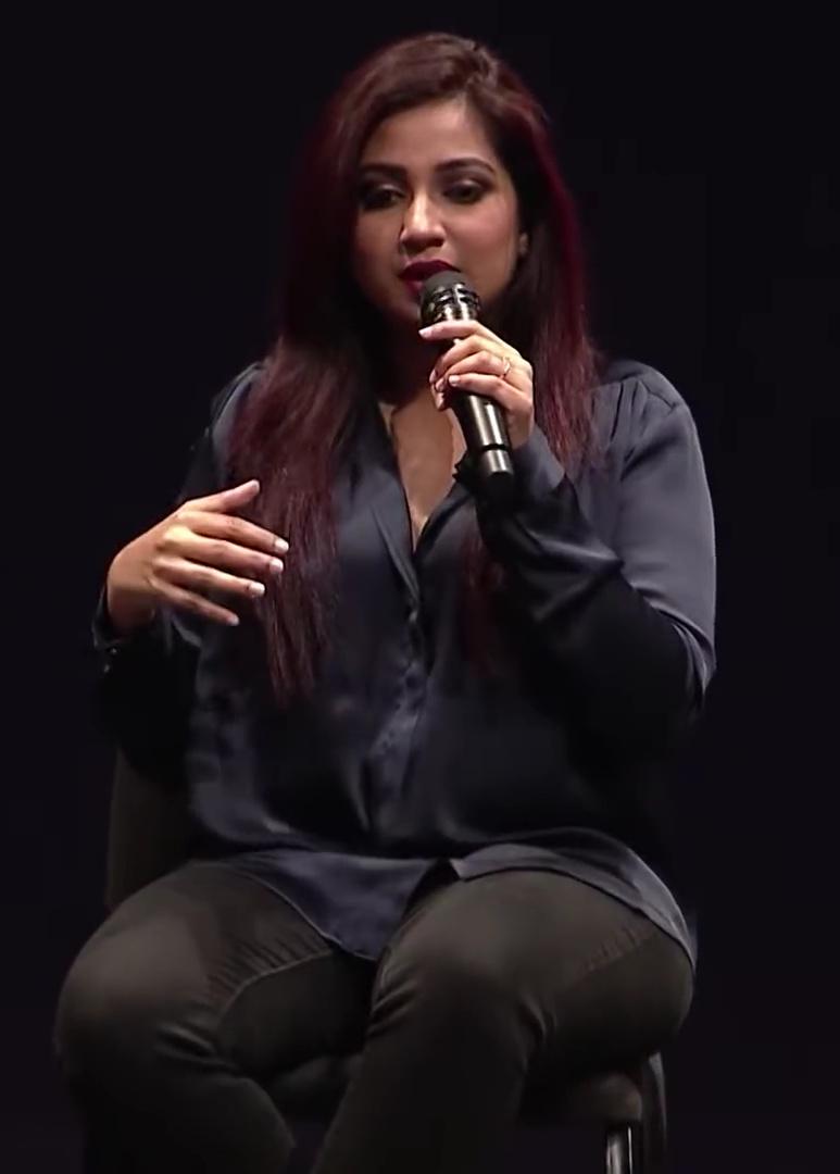 Her way of sitting in chair can make hard SHREYA GHOSHAL | Scrolller