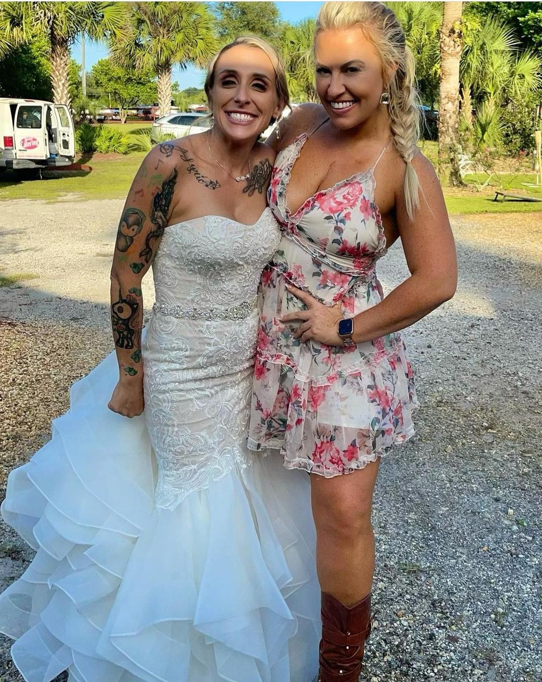 Here Cums The Bride Or Her Friend Scrolller