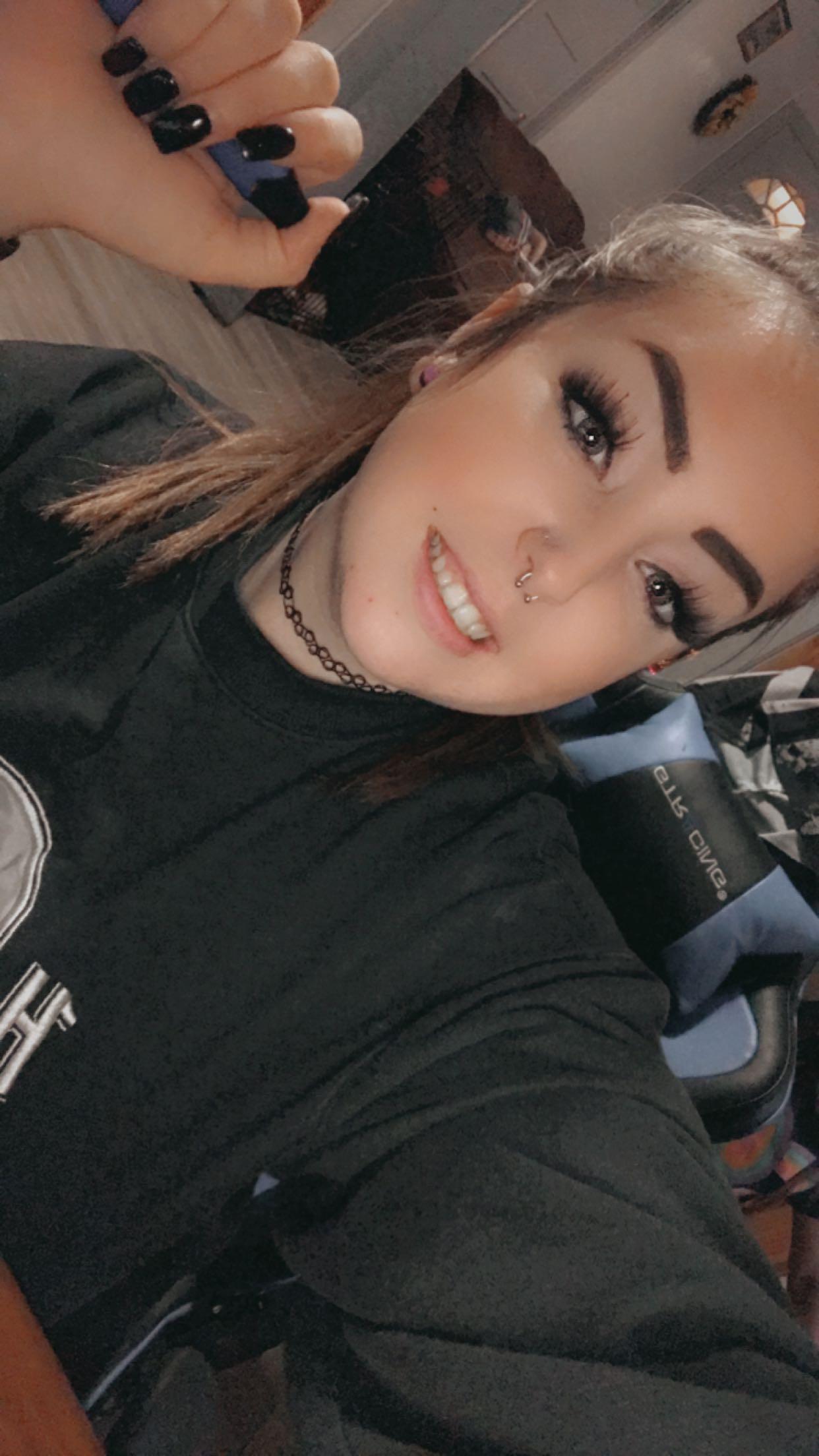 Here’s my face again. ️ | Scrolller