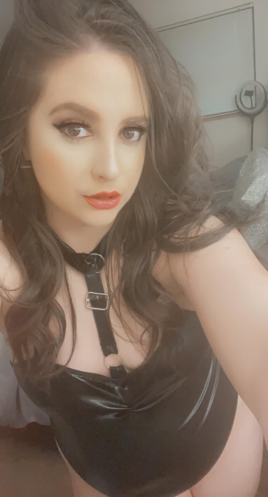 Here' your mistress with your daily mistreats😈 | Scrolller