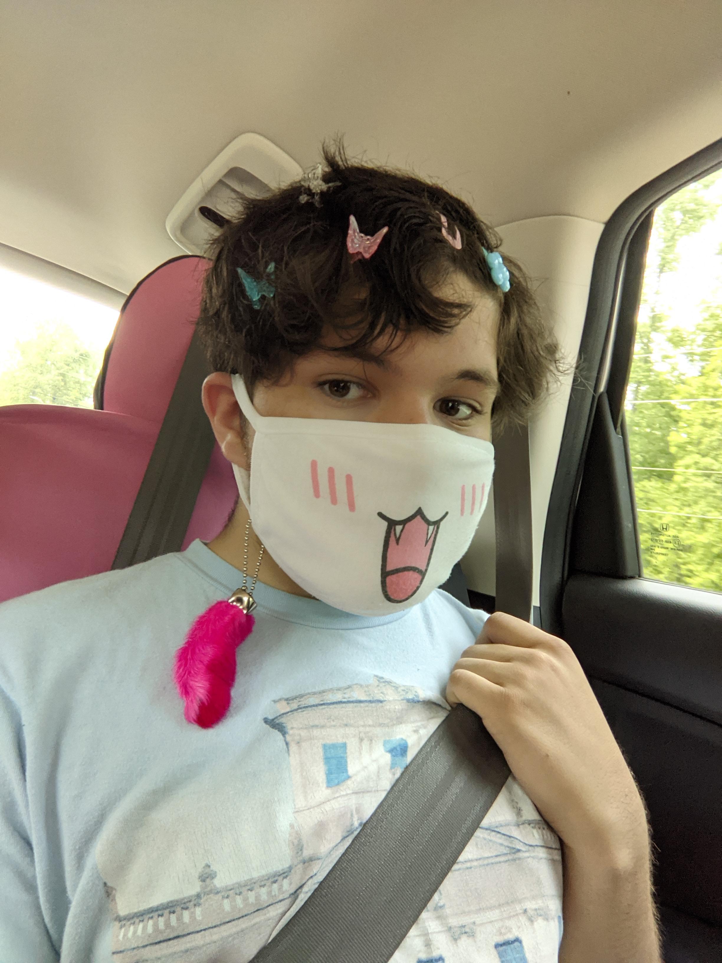 Here's a close up of my face!😘 | Scrolller