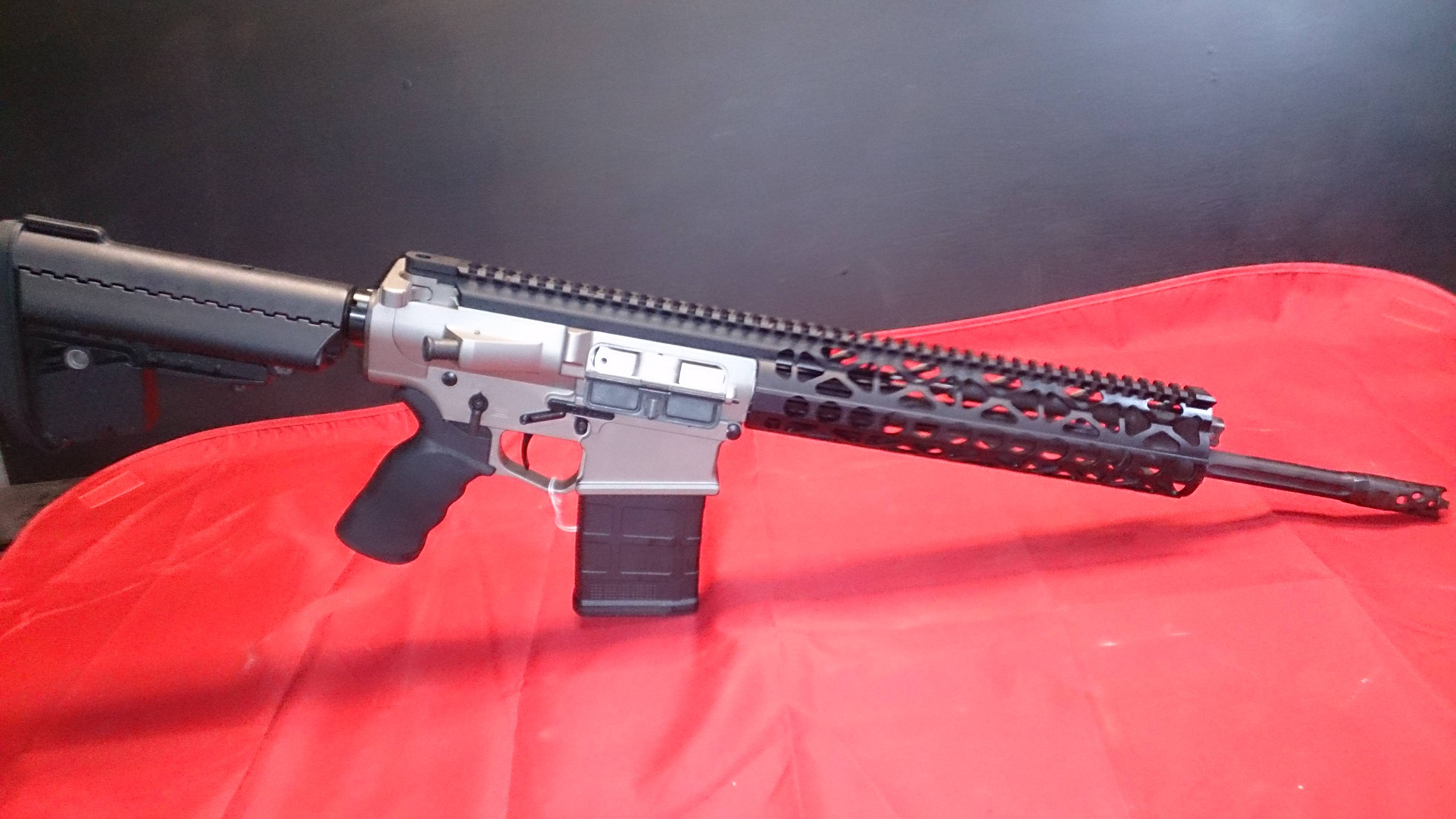 Here's a Hogan H308 18" | Scrolller