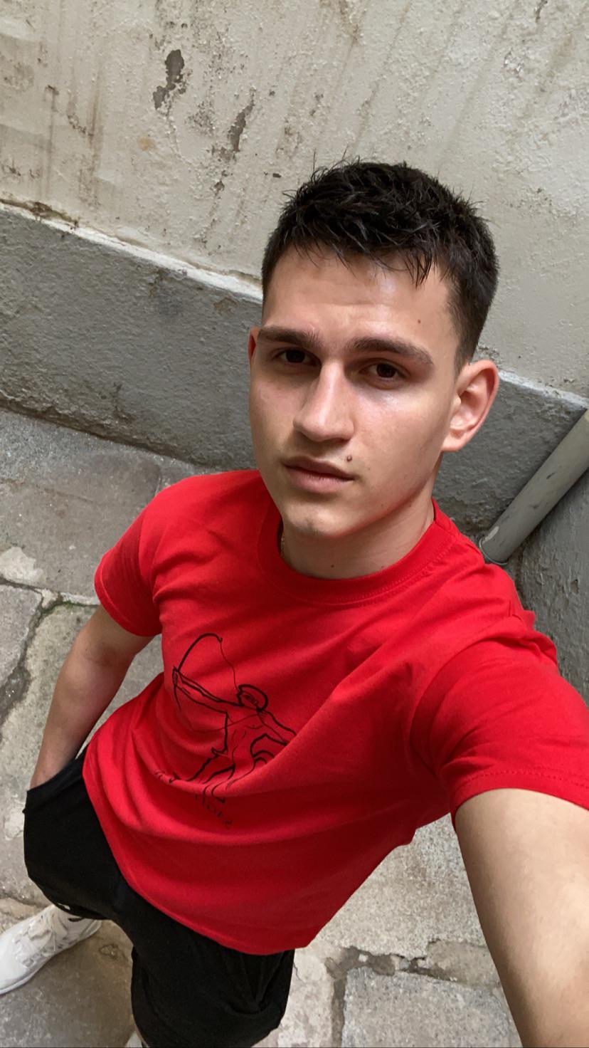 Hey 👋🏻 | Scrolller