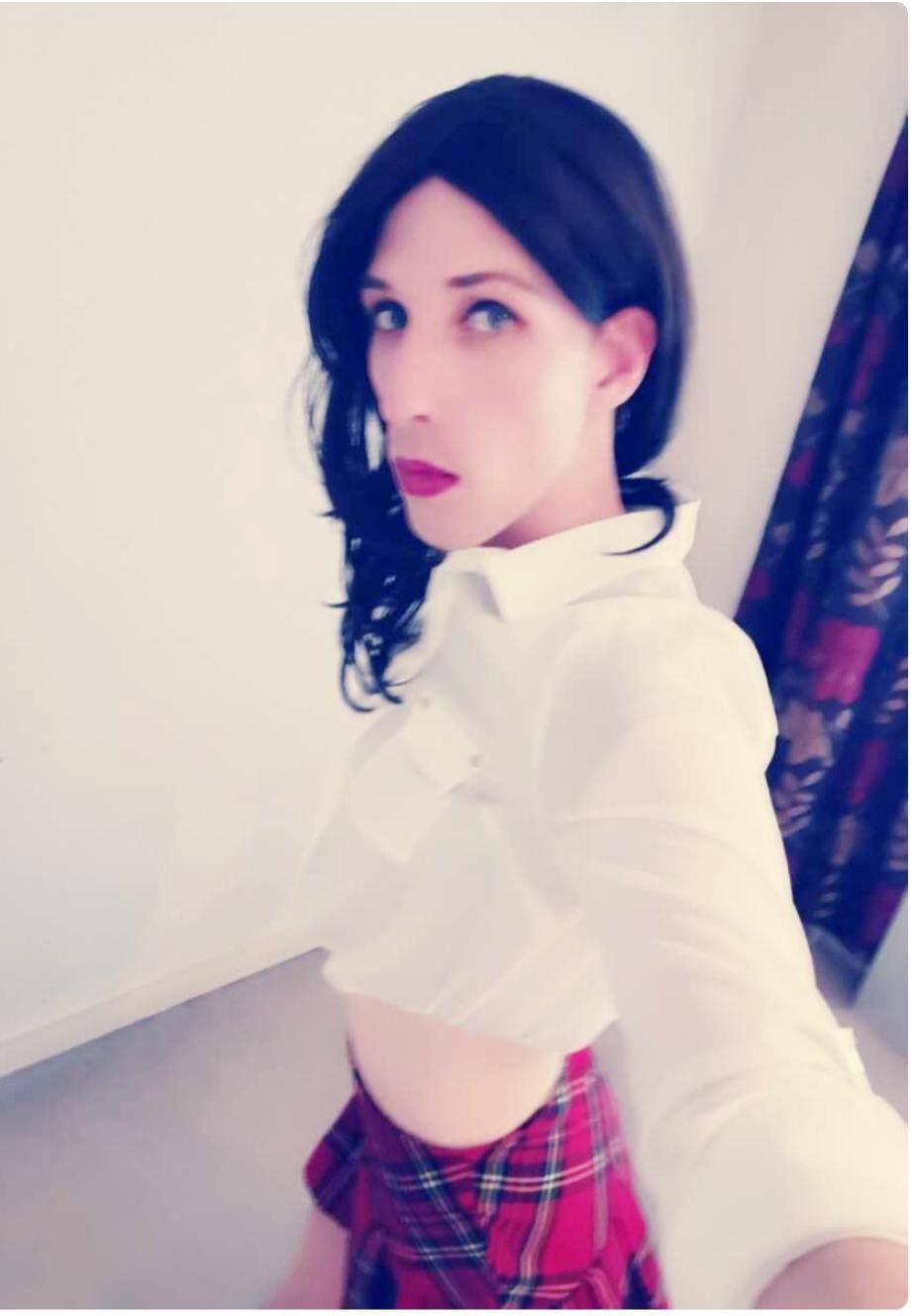 Hey msg me | Scrolller