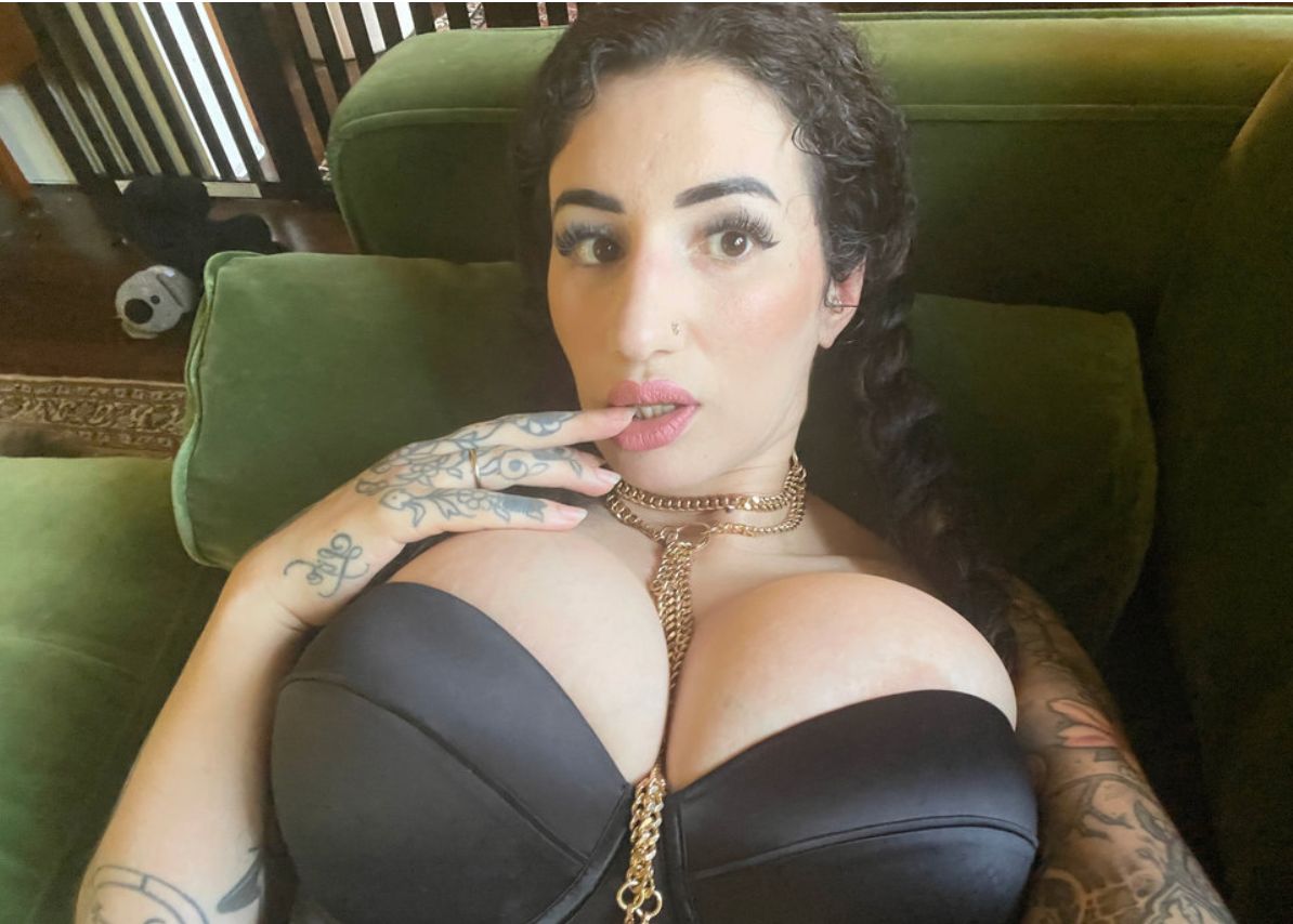 hey babe ;) | Scrolller