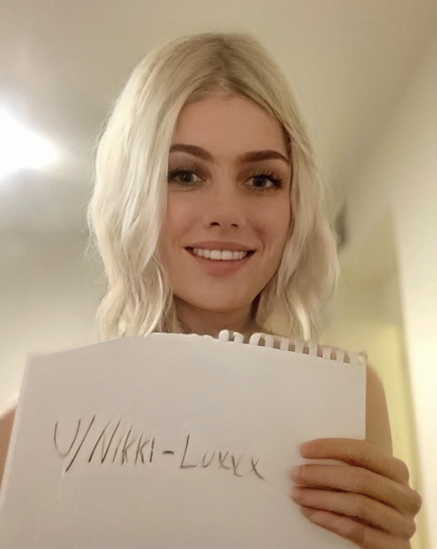 Hey babes new to this! 23F say hi! | Scrolller