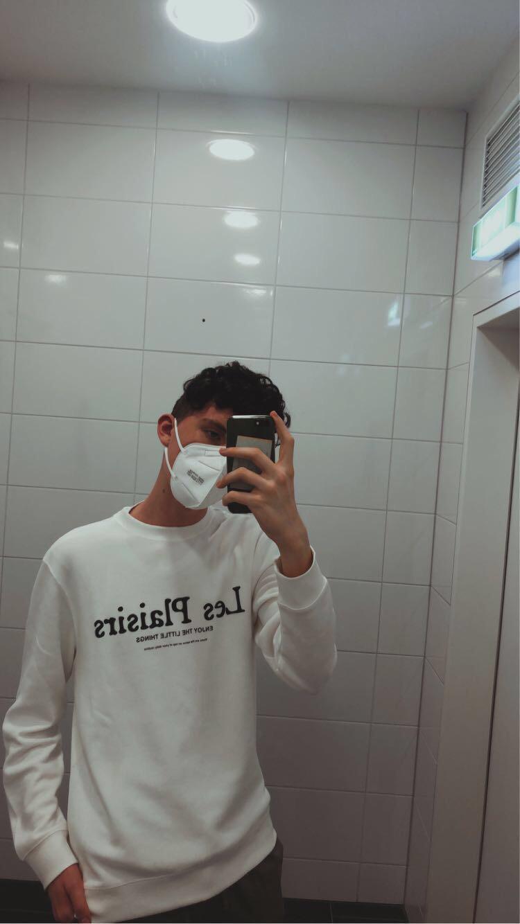 hey besties // M16 | Scrolller