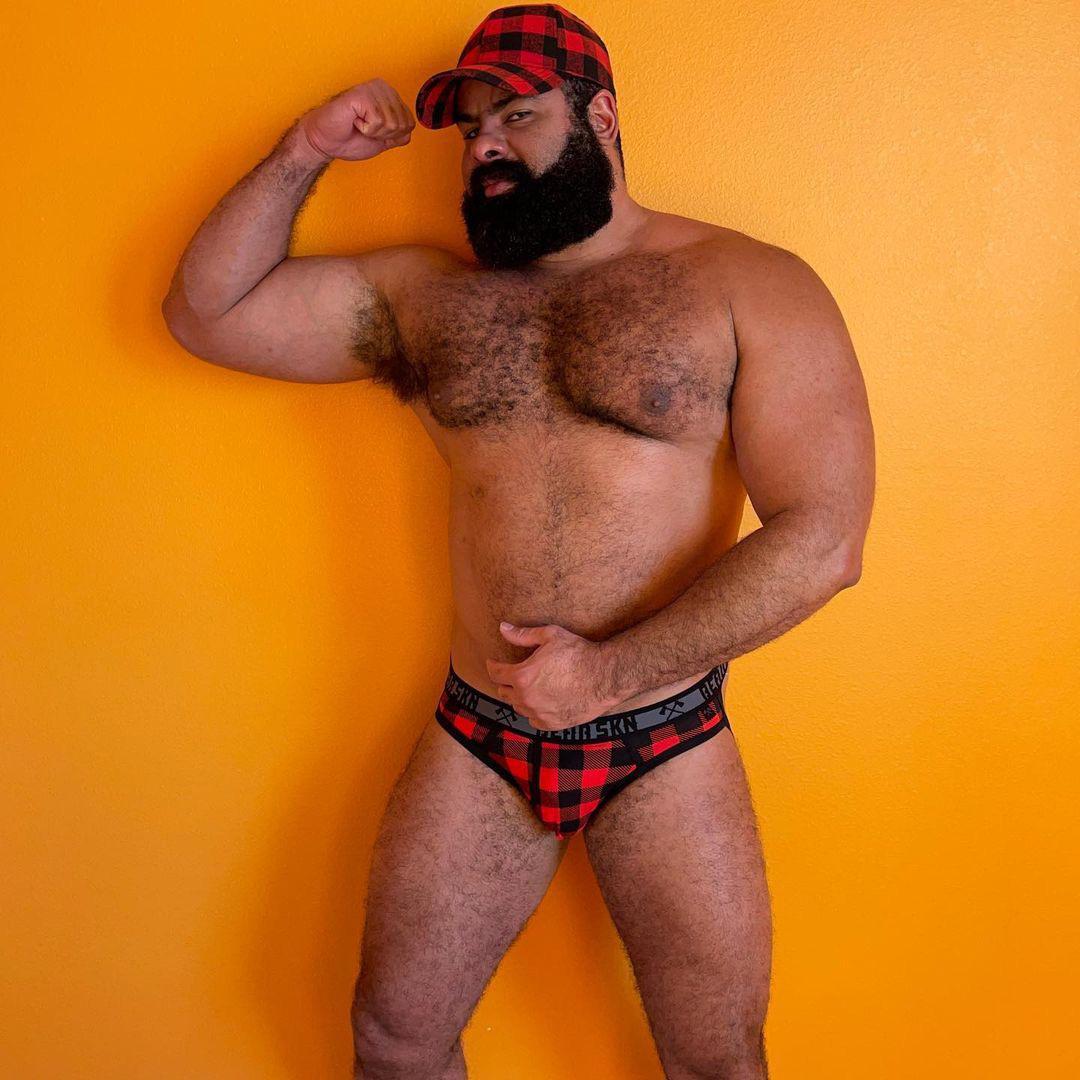 Hey boys | Scrolller