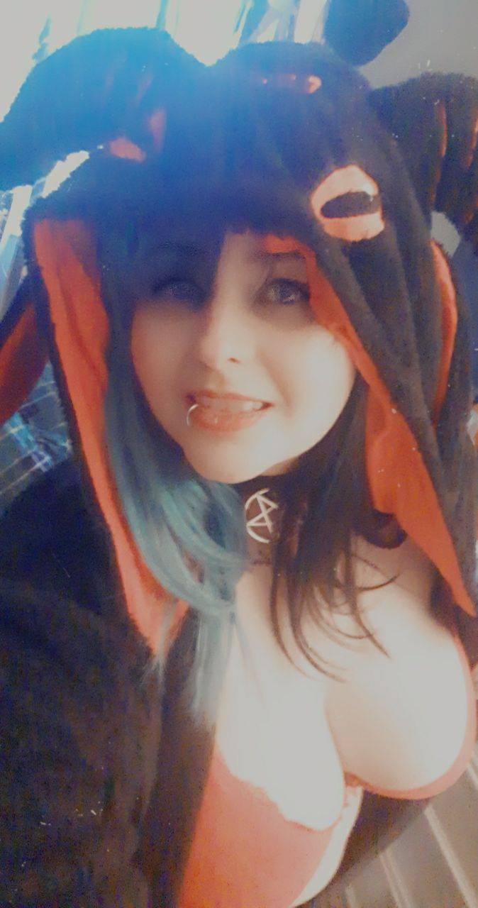 Hey everyone, local witch here 💀🎃 | Scrolller