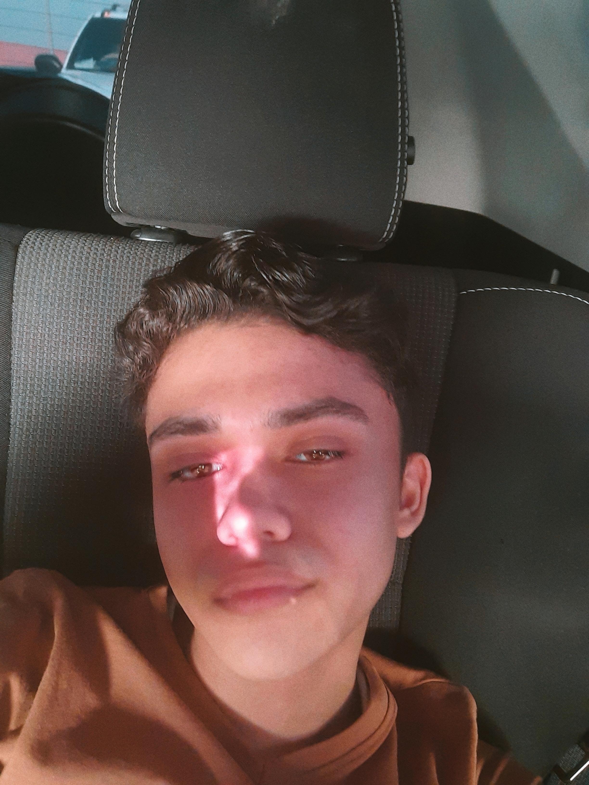 Hey 👋🏻 | Scrolller