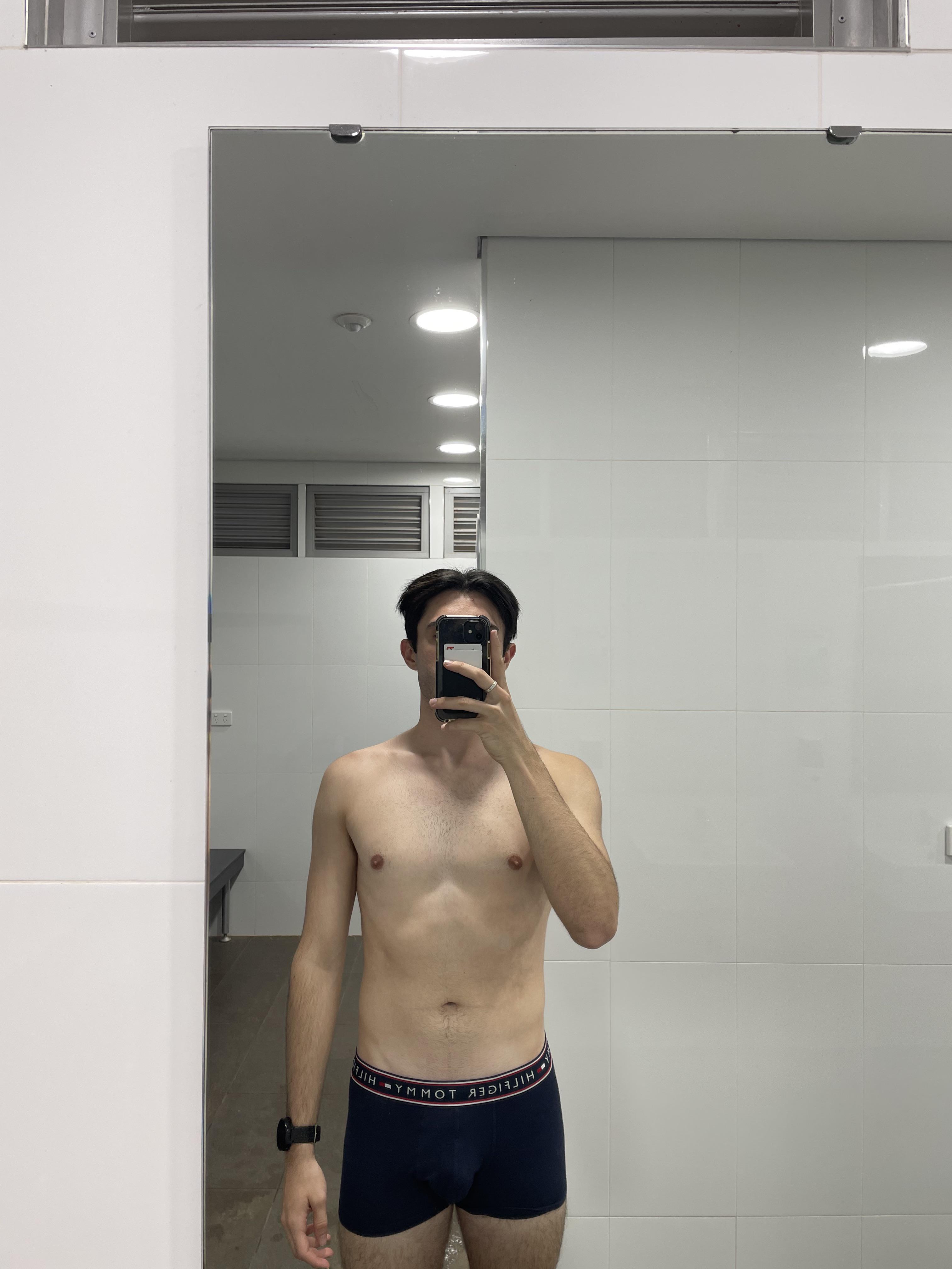 hey! I’m not sure if I should cut or bulk? | Scrolller