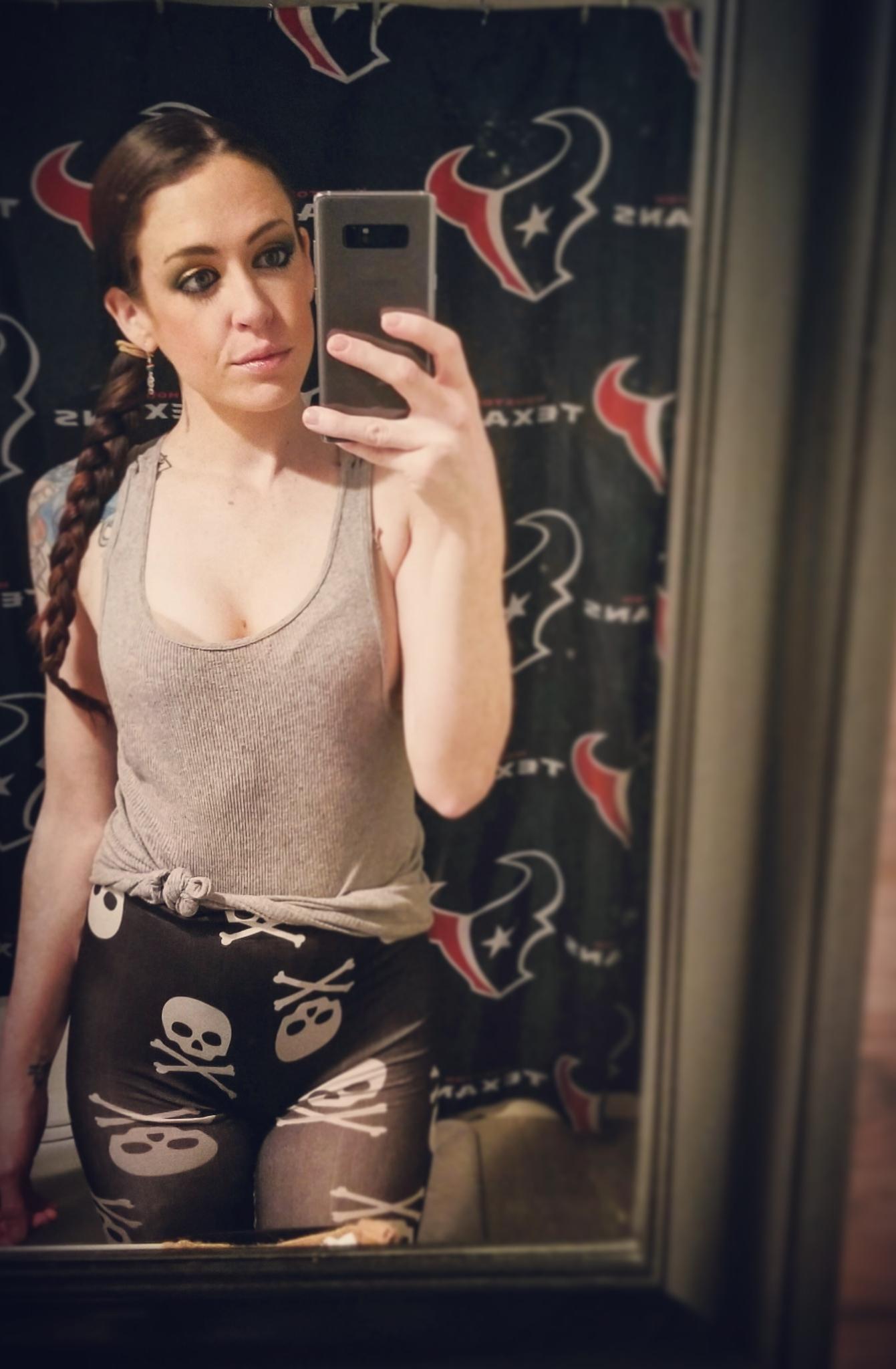 Hey ya'll | Scrolller