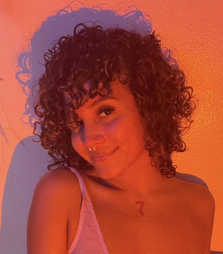 Hi Everyone! | Scrolller