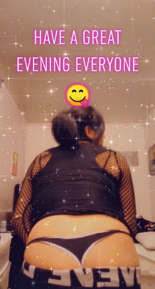 Hi guys and gals hope you all having a great day/night and remember to keep hydrated 😋😊 💜 y'all ...