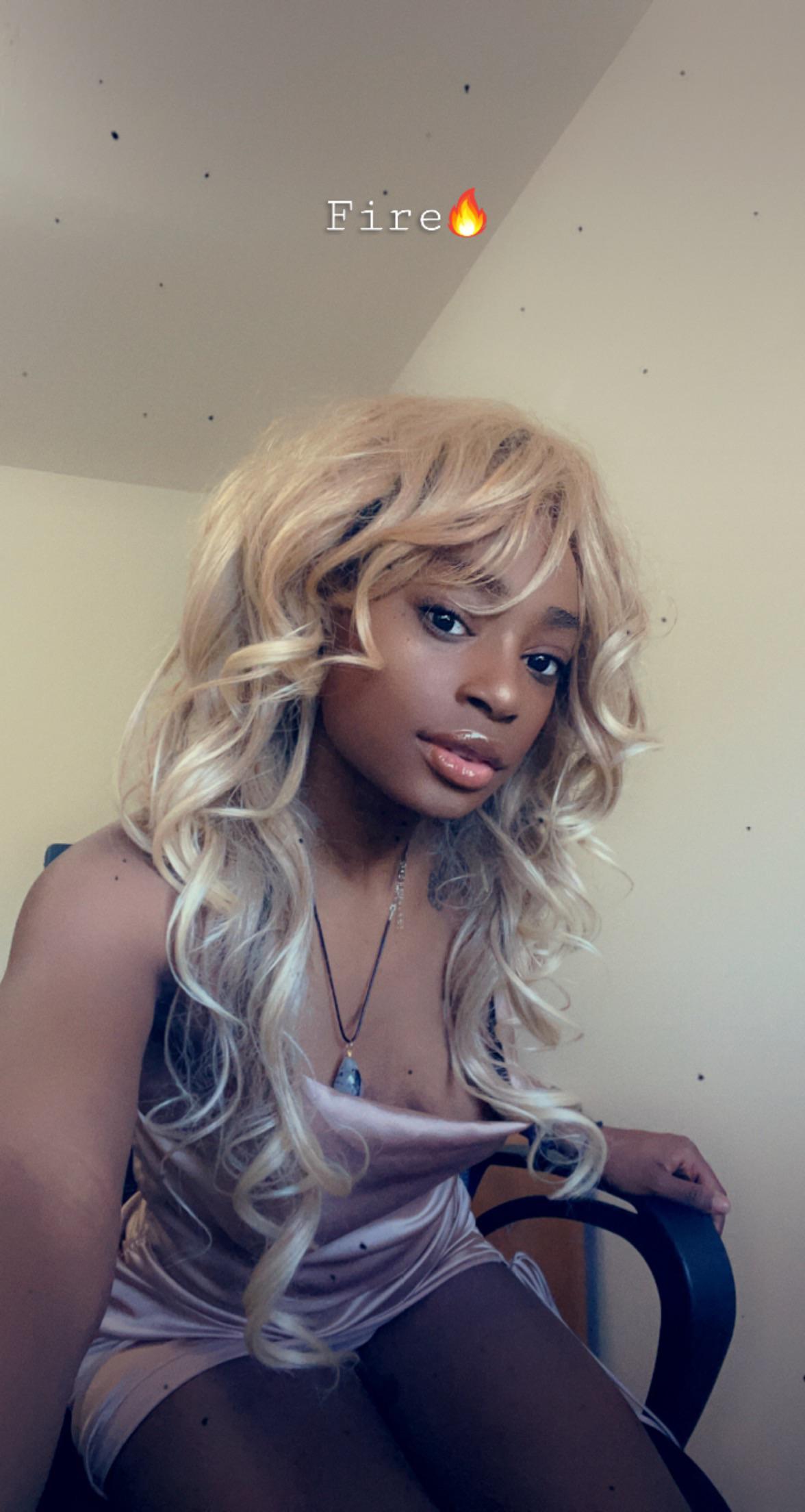 hi i’m iris 21f | Scrolller